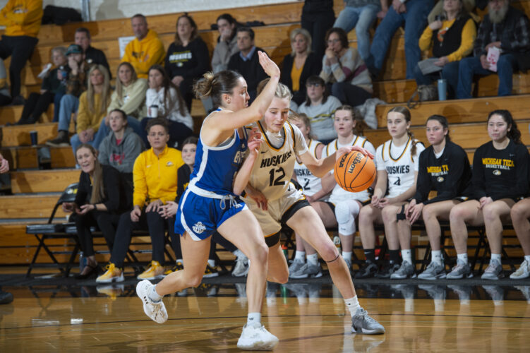 Huskies women return home, looking to get back on track | News, Sports ...